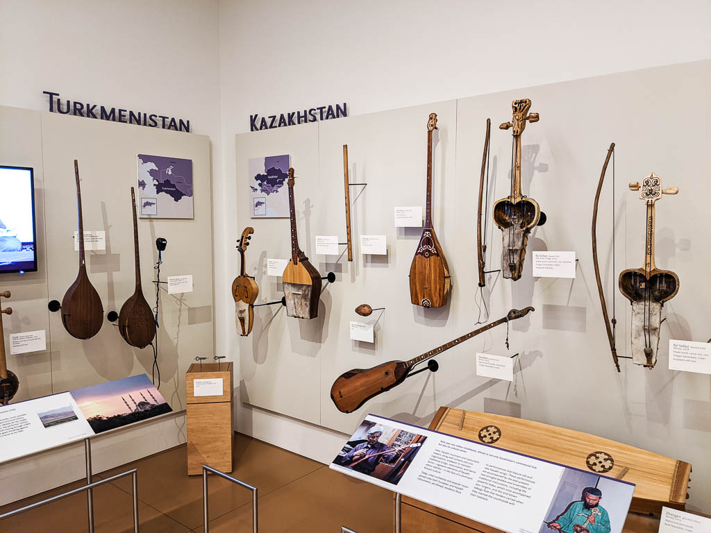 A Rainy Day: “Did you see the Octobass?” | Lobsters on the Loose